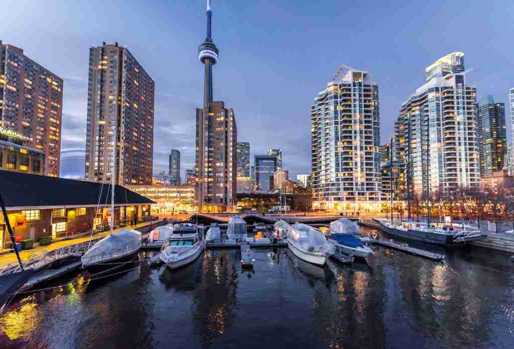25 Fun Facts About Canada | Snow-Capped Surprises - Amazing Facts Home 25 Fun Facts About Canada | Snow-Capped Surprises - Amazing Facts Home